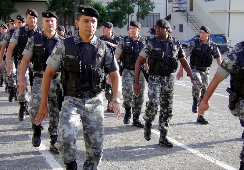 Nova Farda do Bope-RJ é adequada?